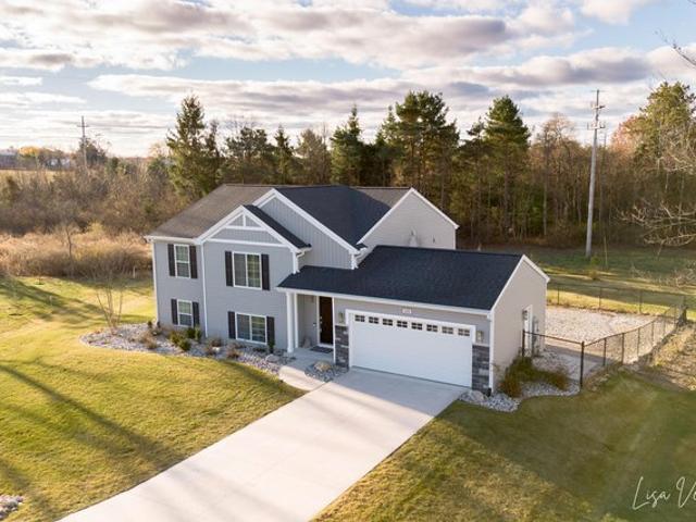 1309 Waterpoint Ct, Whitehall, MI 49461