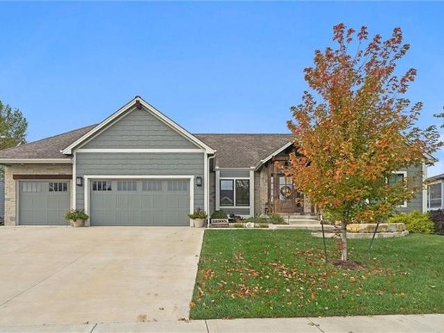 1309 Waverly Dr, Lawrence, KS 66049