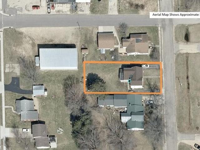 1309 2nd Main St, Elroy, WI 53929
