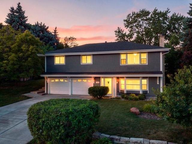 13000 James Ave S, Burnsville, MN 55337