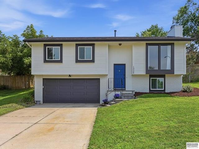 13005 Crown Point Ave, Omaha, NE 68164