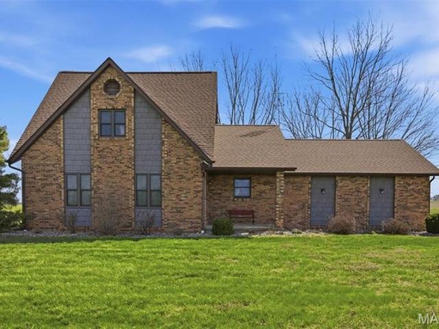 13005 Oil Field Rd, Bartelso, IL 62218