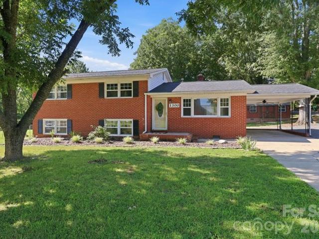 1300 Montgomery Ave, Albemarle, NC 28001