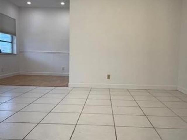 1300 N 17th Ave #206, Hollywood, FL 33020