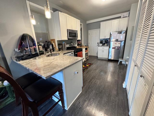 1300 N Greenview Avenue # 1F