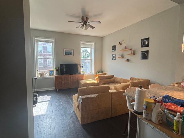 1300 N Greenview Avenue # 3F