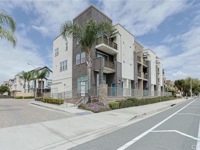 1300 N Harbor Blvd, Santa Ana, CA 92703