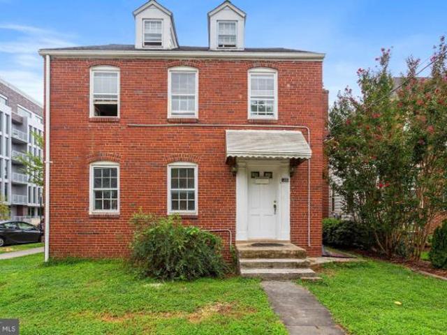 1300 N Hudson St, Arlington, VA 22201