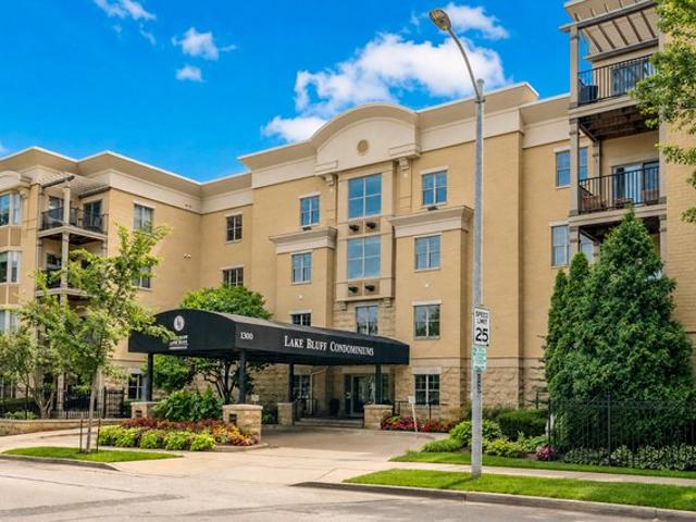 1300 N Prospect Ave Apt 114, Milwaukee, WI 53202