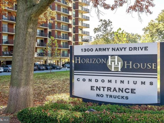 1300 Army Navy Dr Apt 1010, Arlington, VA 22202