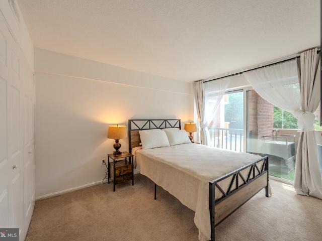 1300 Army Navy Drive # 118