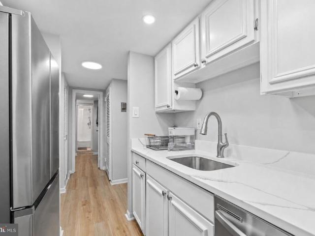 1300 Army Navy Drive # 320