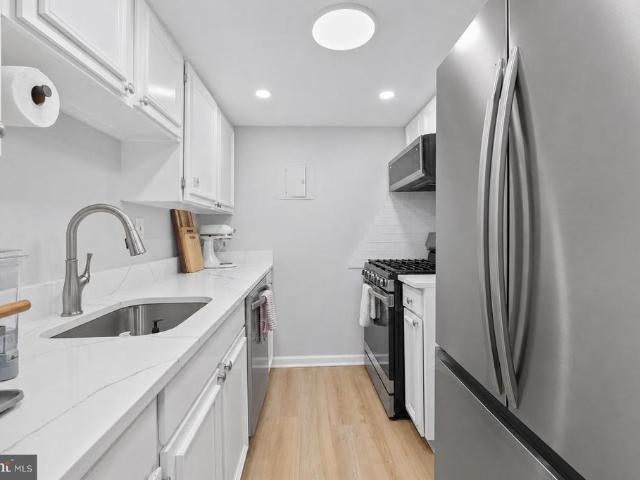 1300 Army Navy Drive # 320