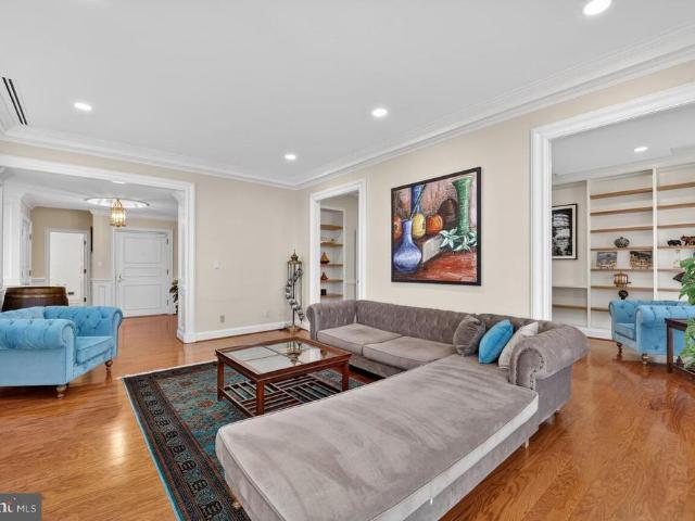 1300 Army Navy Drive # PH3