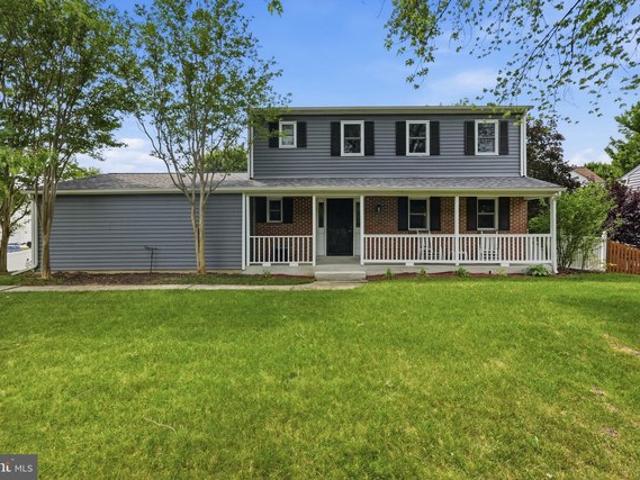 1300 Bayshire Ln, Herndon, VA 20170