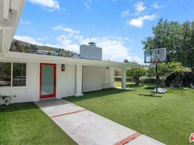 1300 Bienveneda Ave, Pacific Palisades, CA 90272