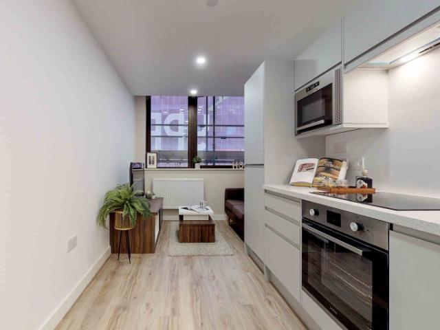 £1300 Bills inc. 2 Bed in Sheffield City Centre