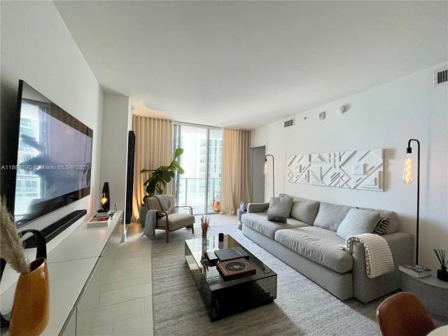 1300 Brickell Bay Dr, Unit 806, Miami, FL 33131 | MLS #A11884