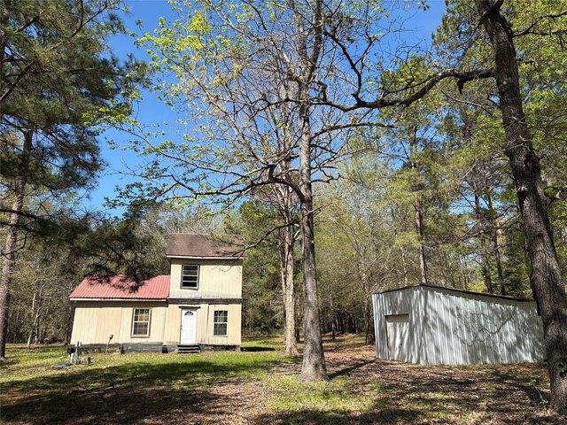 1300 Cherry Creek Dr, Shepherd, TX 77371