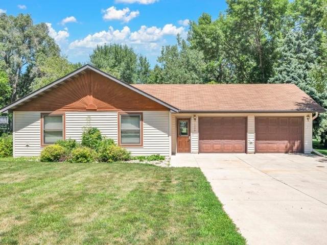 1300 Country Club Dr, Okoboji, IA 51355