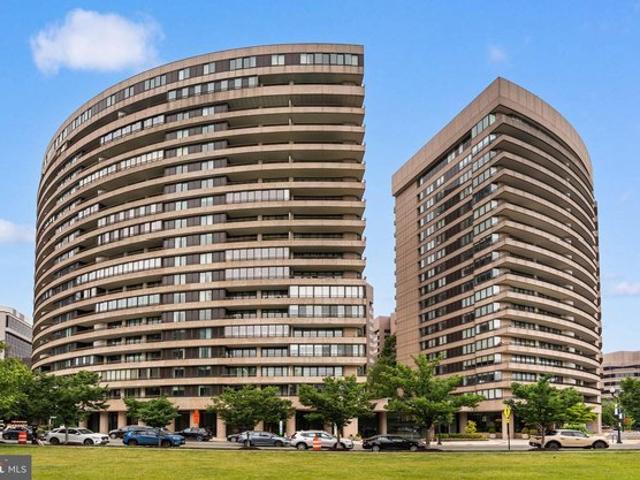 1300 Crystal Dr Apt 1206S, Arlington, VA 22202
