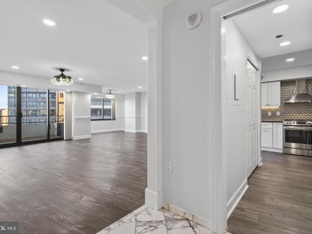 1300 Crystal Drive # 1107S