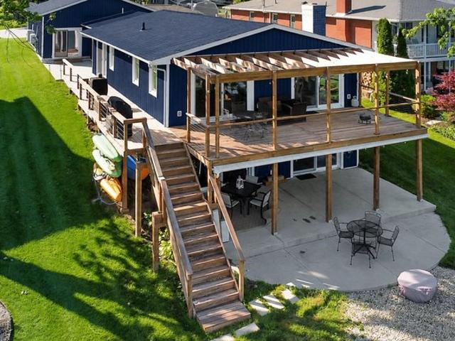 1300 E Choctaw Dr, London, OH 43140