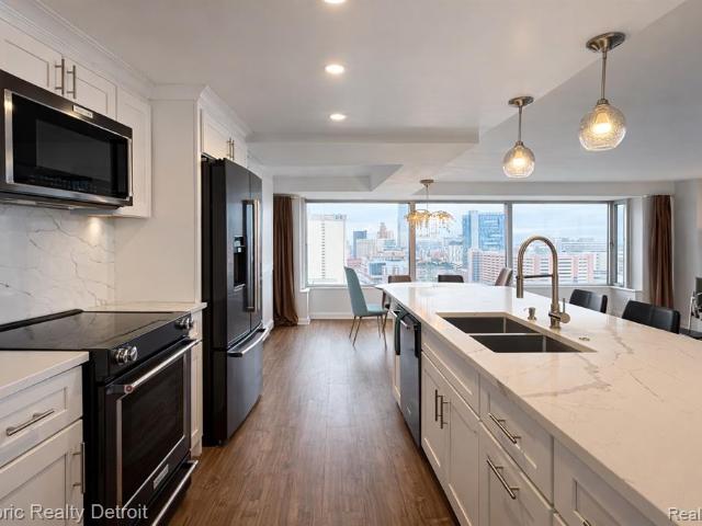 1300 E Lafayette # 1812