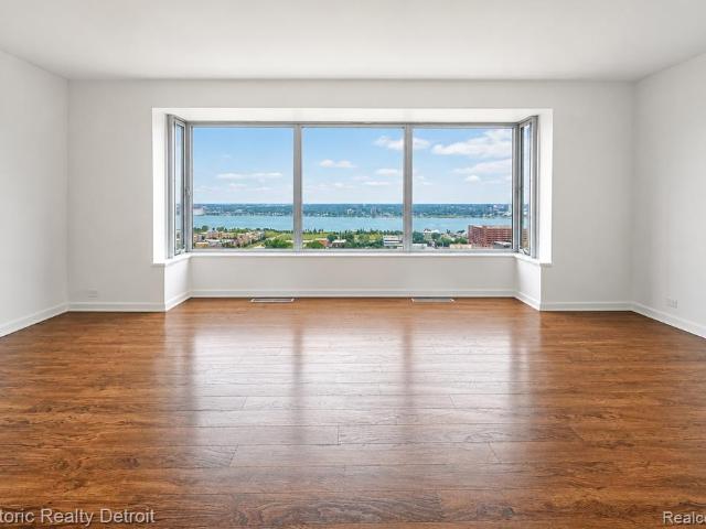 1300 E Lafayette # 2102