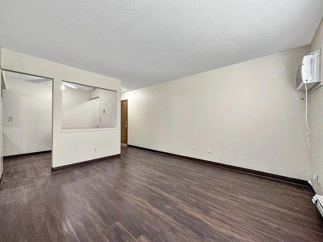 1300 E Watrous Ave, Des Moines, IA 50315