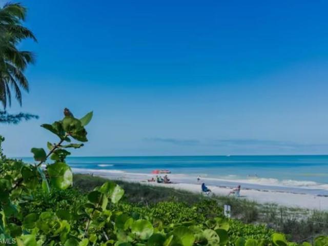 1300 Gulf Shore Blvd N, Unit 304, Naples, FL 34102 | MLS #225075