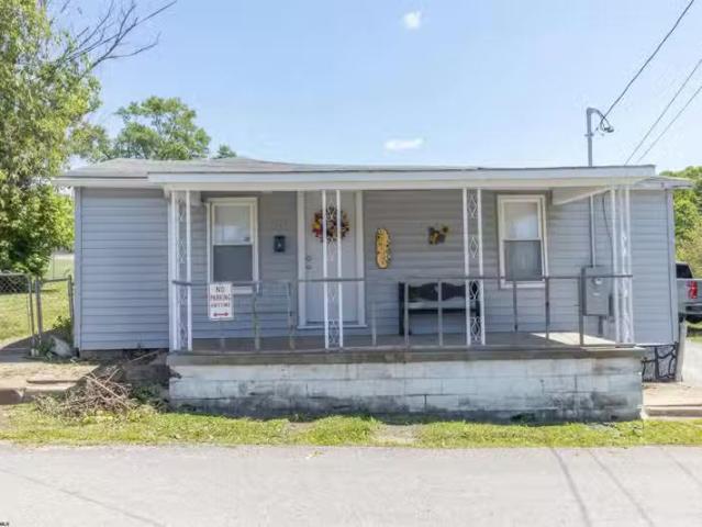 1300 GOFF AVE, CLARKSBURG, WV 26301 Single Family Residence Fo.