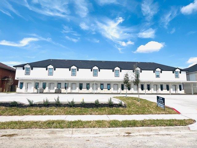 1300 Hummingbird Ct Apt 10, Pharr, TX 78577