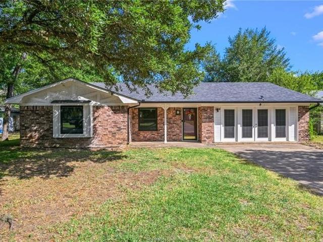 1300 Hawk Tree Dr, College Station, TX 77845