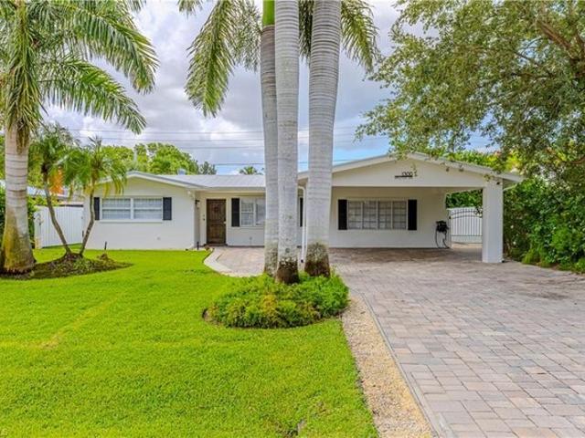 1300 Hilltop Dr, Naples, FL 34103