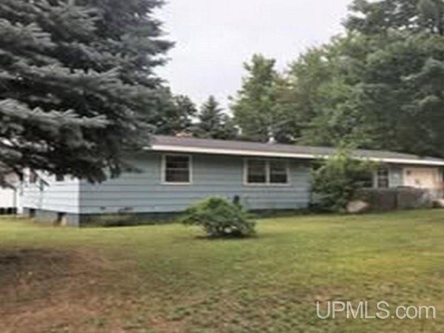 1300 Kimber Ave, Marquette, MI 49855