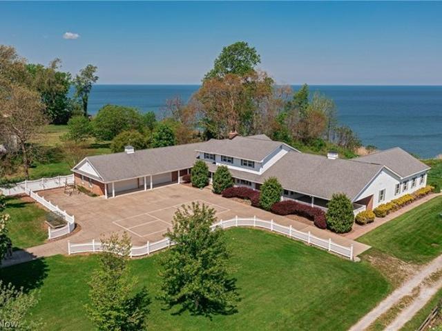 1300 Lake Rd, Conneaut, OH 44030