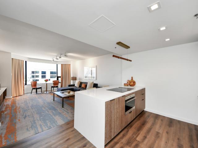 1300 Lamar Street T8