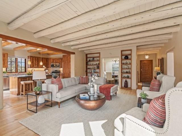 1300 Lejano Ln, Santa Fe, NM 87501