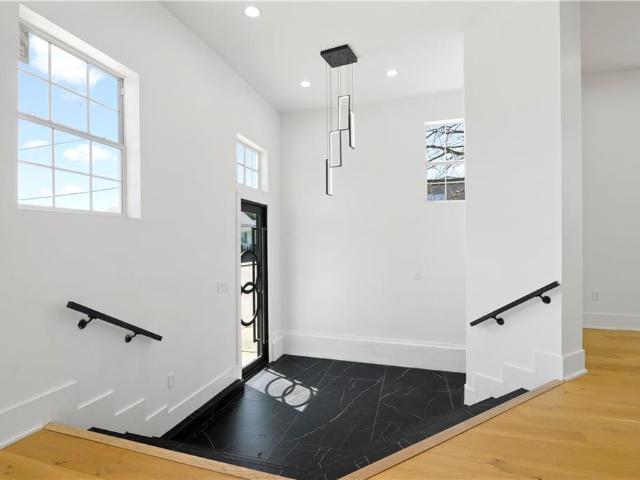 1300 Leonidas Street