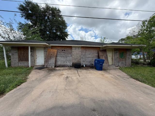 1300 Lois St, Bay City, TX 77414 | MLS #21283 | Compass