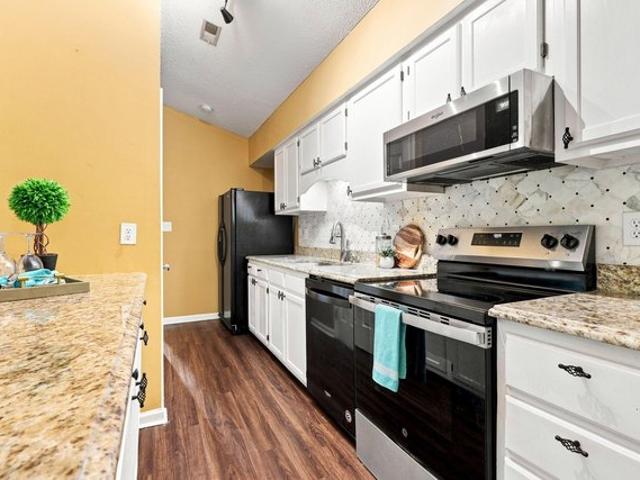 1300 Park Glen Dr Apt 302, Raleigh, NC 27610