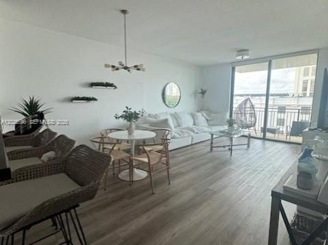 1300 Ponce De Leon Blvd Unit 702 Coral Gables, US, FL