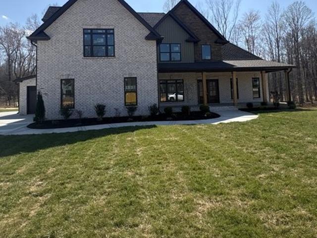 1300 Reda Dr, Clarksville, TN 37042