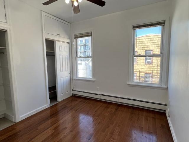$1300 Room in Astoria