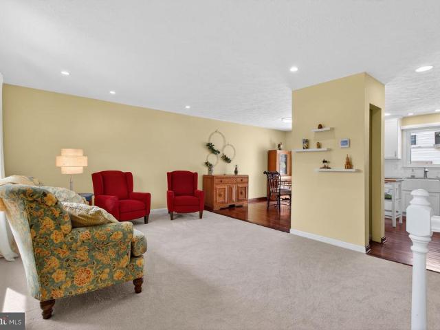 1300 Roundhouse Court