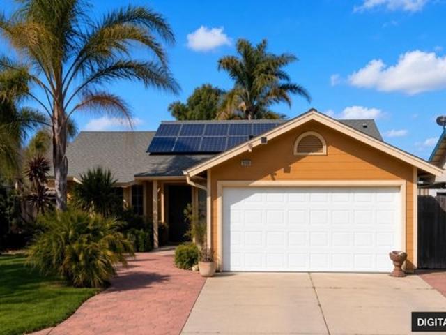 1300 Sussex Ct, King City, CA 93930