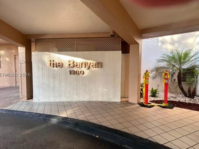 1300 Saint Charles Pl Apt 202, Pembroke Pines, FL 33026