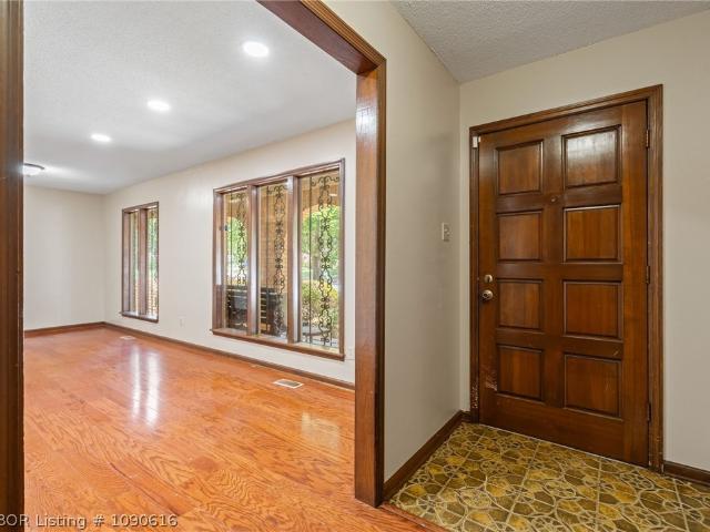 1300 Southridge Lane