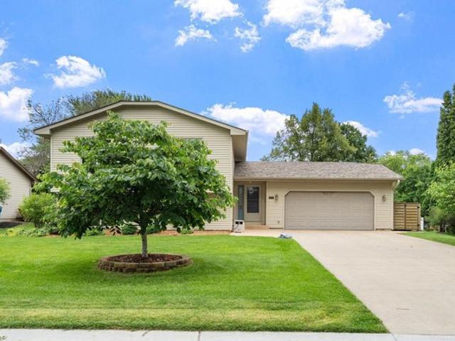 1300 th Ave N, Maple Grove, MN 55369